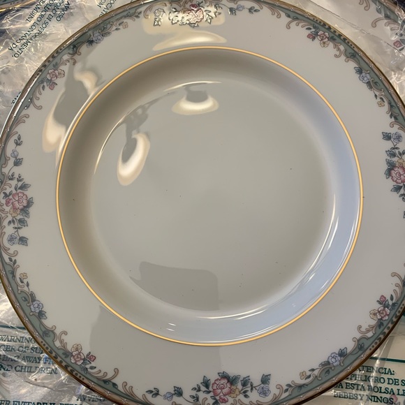 Lenox | Dining | Lenox 5 Piece China Set Spring Vista | Poshmark